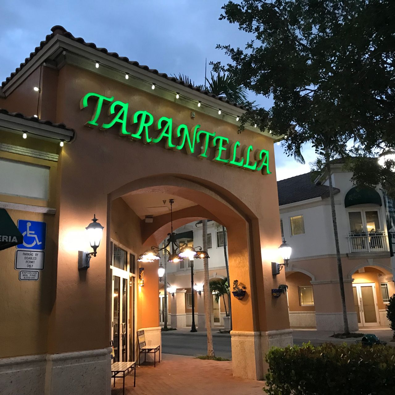 Tarantella Weston : Ristorante & Pizzeria Review